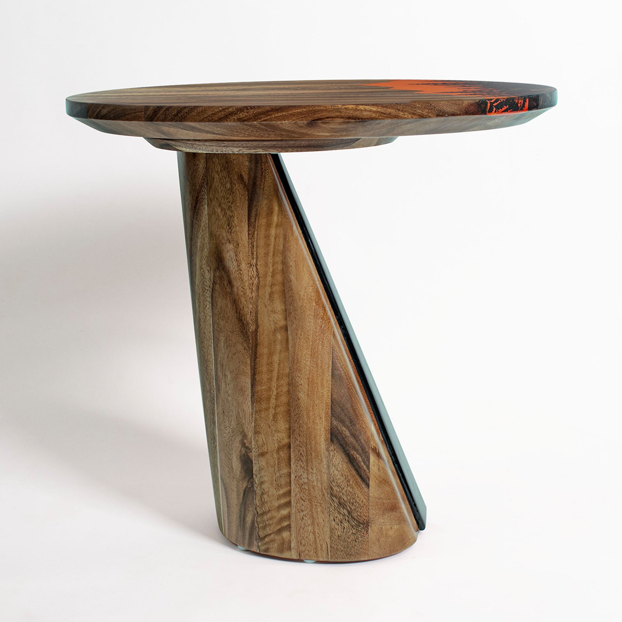 Oval Mountain Accent Table – Mesa Well